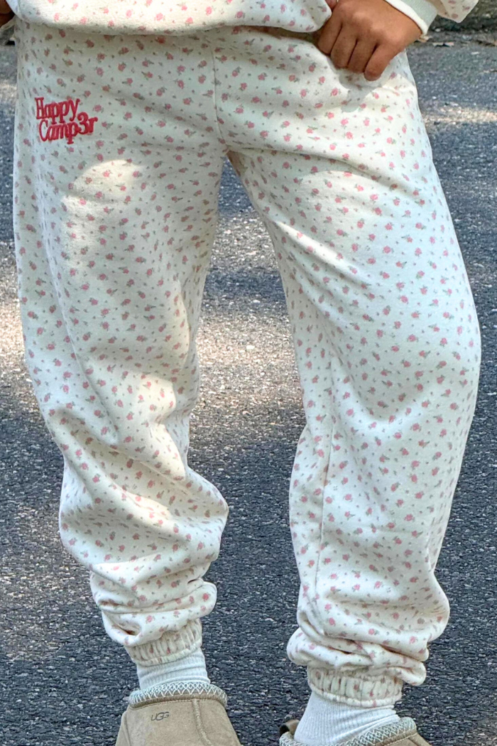 Happy Camp3r Red Roses Sweatpants – The Dressing Room